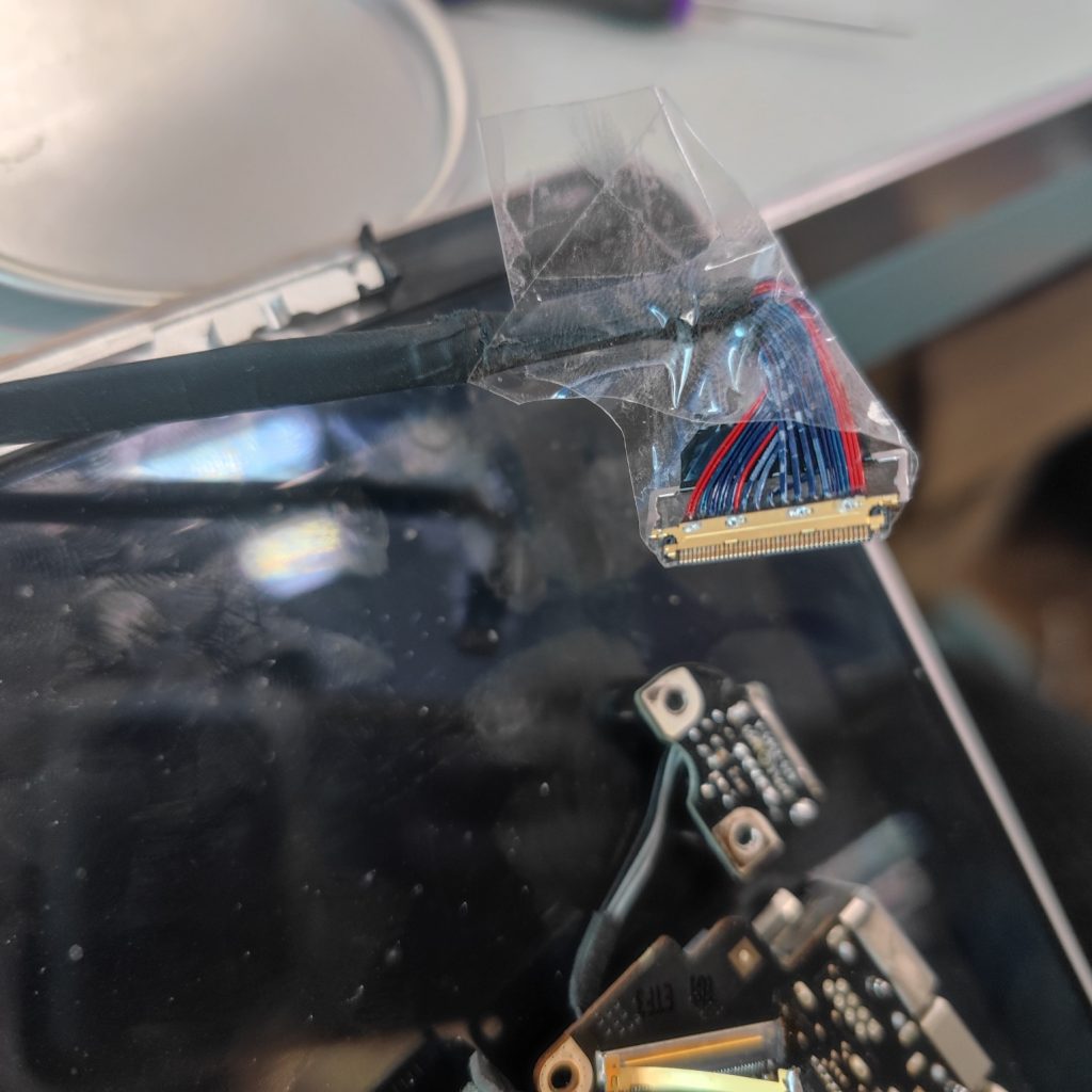 Apple Macbook Pro screen abnormal display Blurred screen repair - ChinaFix